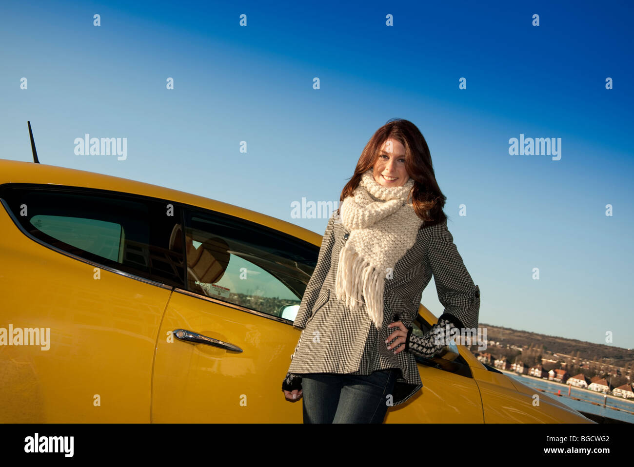 woman winter outdoors wrapped up to keep warm Stock Photo - Alamy