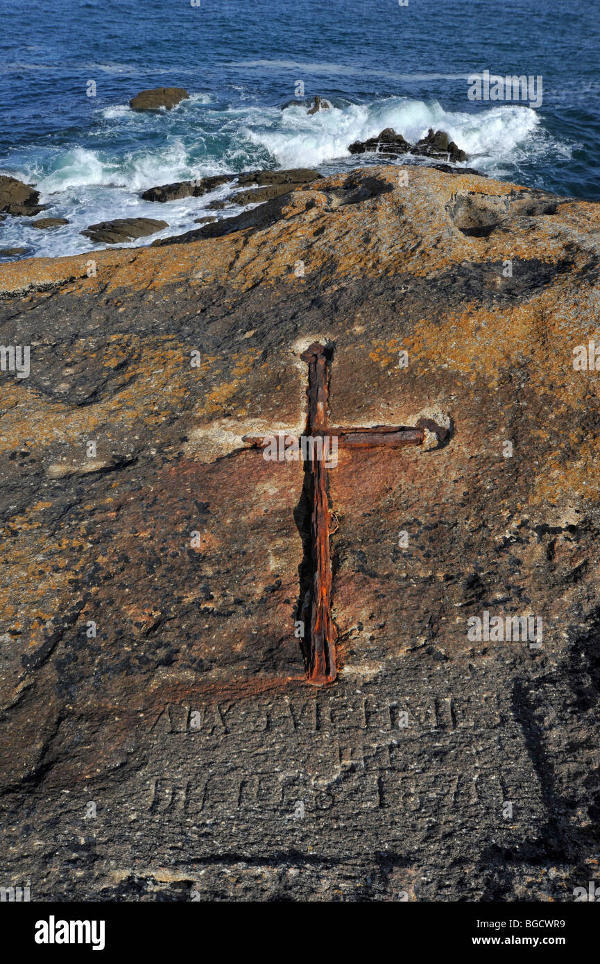 Embedded in cliff face hi-res stock photography and images - Alamy
