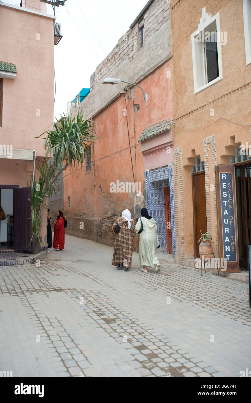 The souks of central Marrakech Stock Photo - Alamy