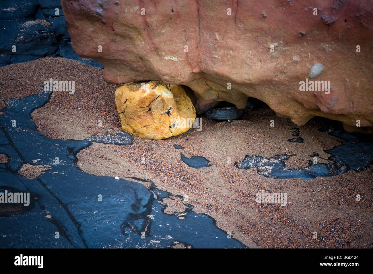 Erratic Boulders, Saltwick Bay, Whitby, England Stock Photo - Alamy