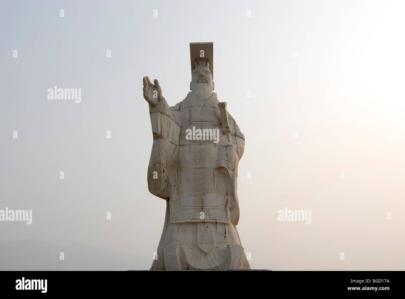Statue of Emperor Qin Shi Huang in front of the mausoleum at Xian ...