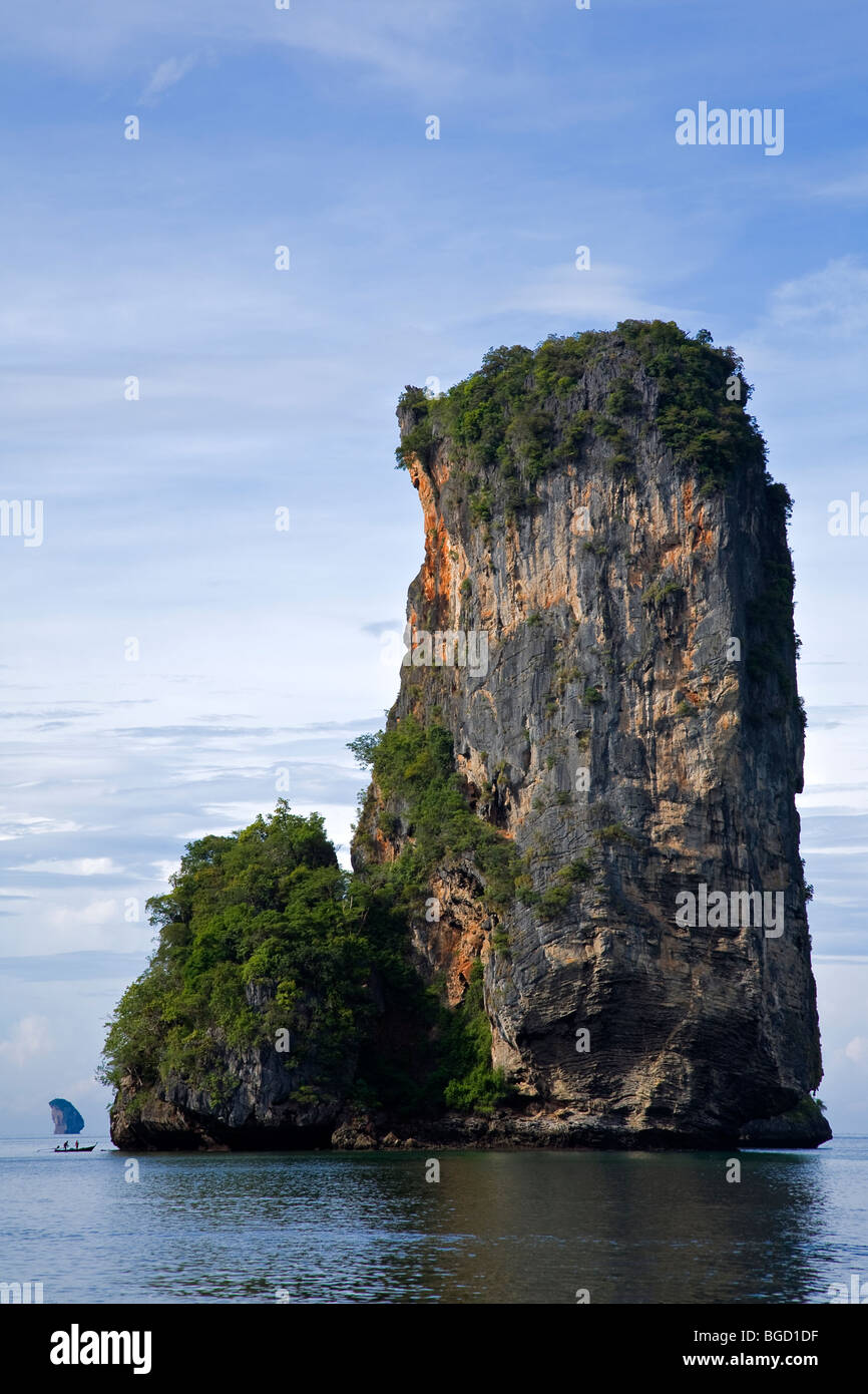 Monolith boat hi-res stock photography and images - Alamy