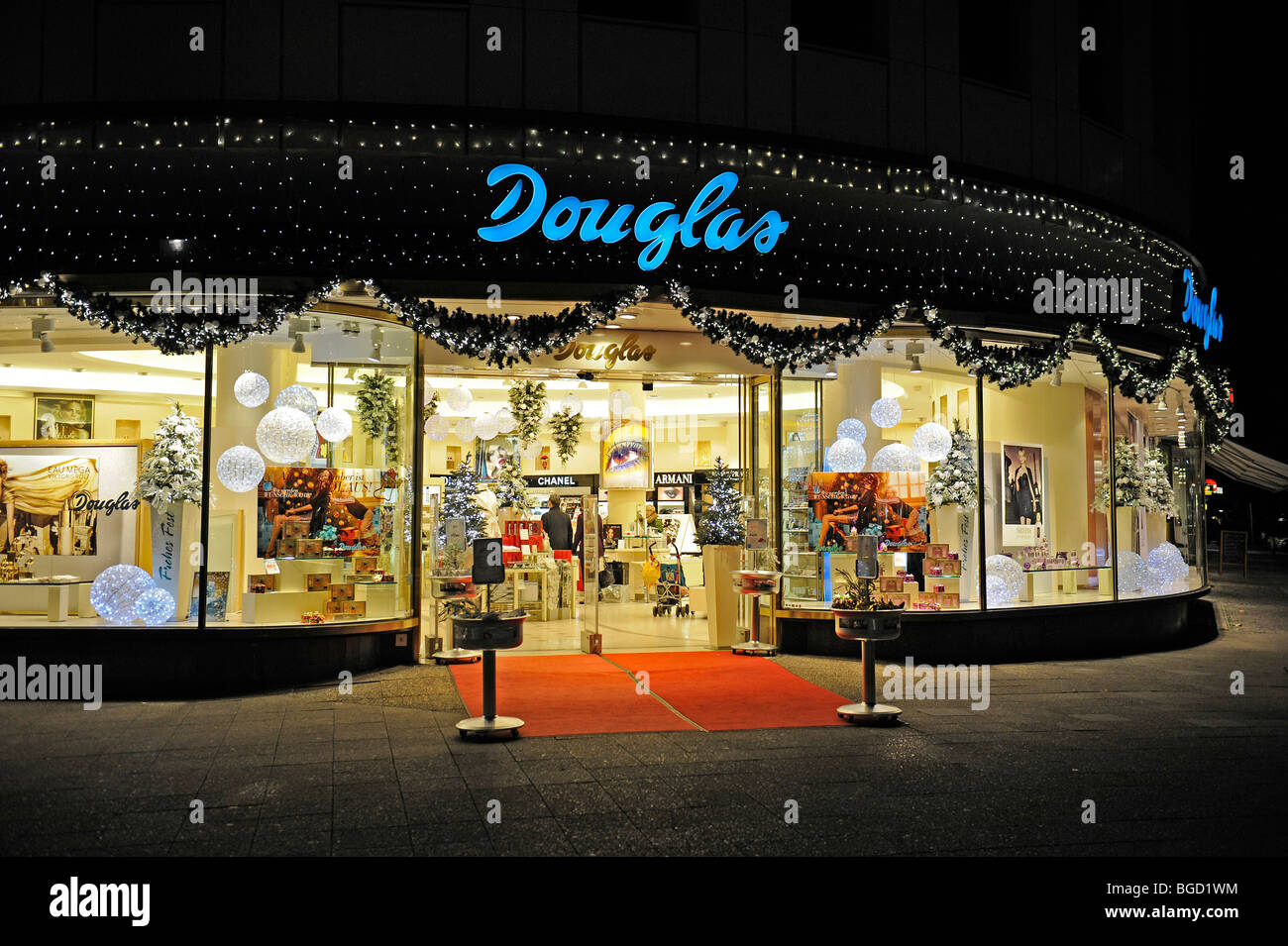 Festively decorated shop of the Douglas chain, Berlin, Germany, Europe ...