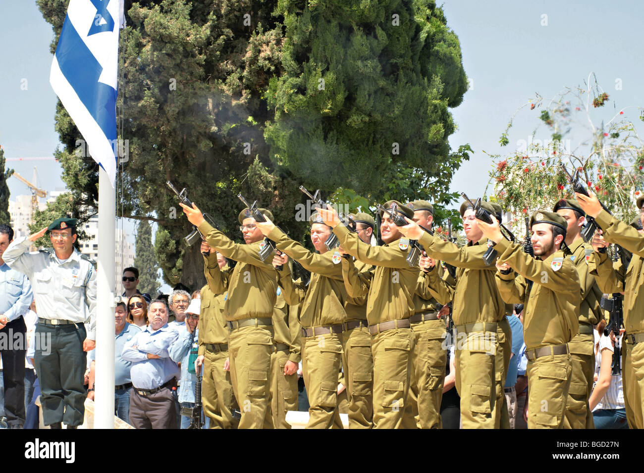 Uniform salut hi-res stock photography and images - Alamy