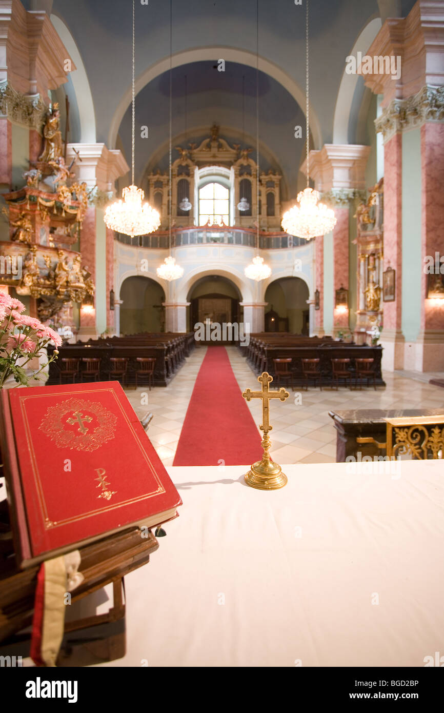 Interior of a catholic church Stock Photo - Alamy