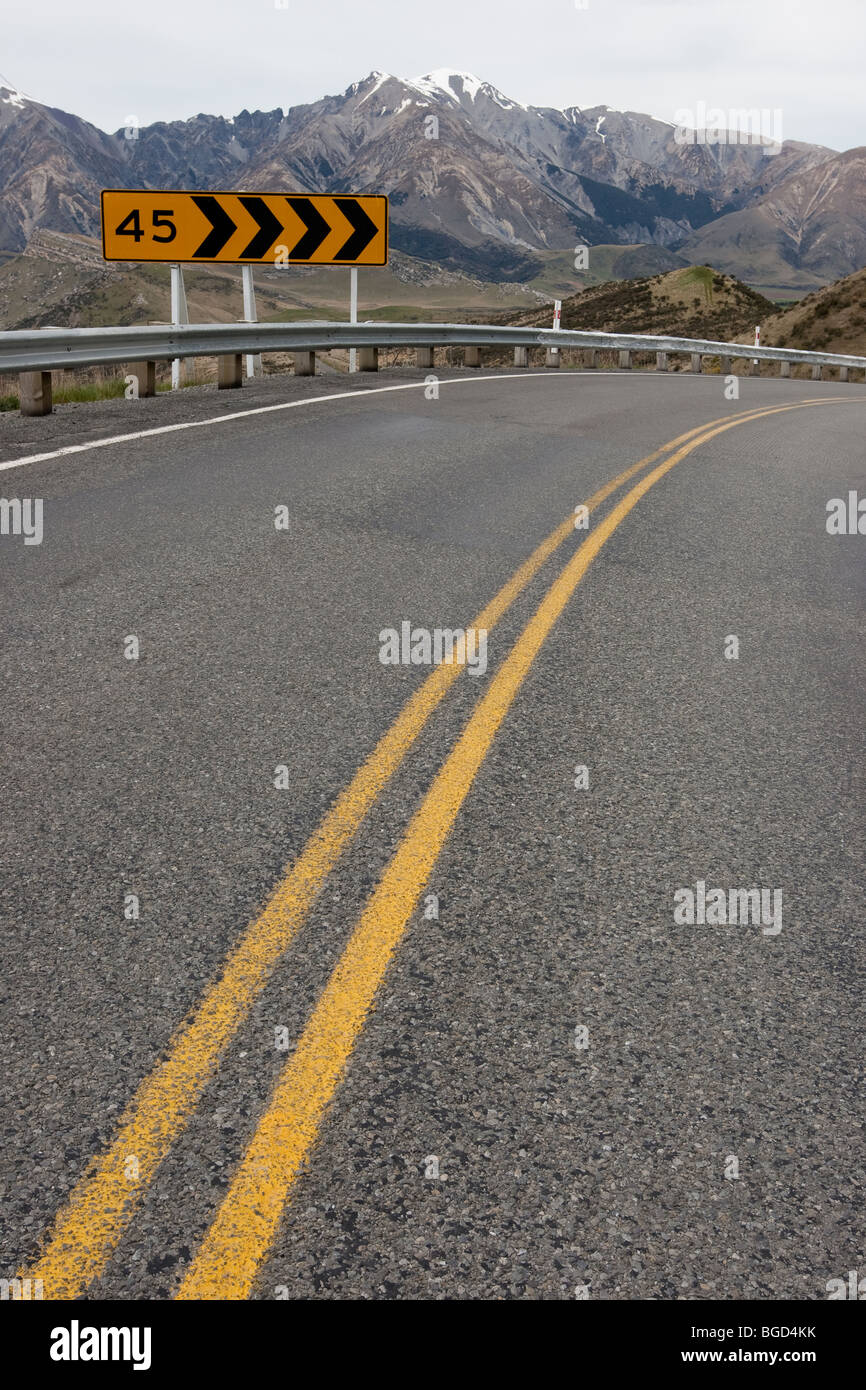 New zealand highway road sign hi-res stock photography and images - Alamy