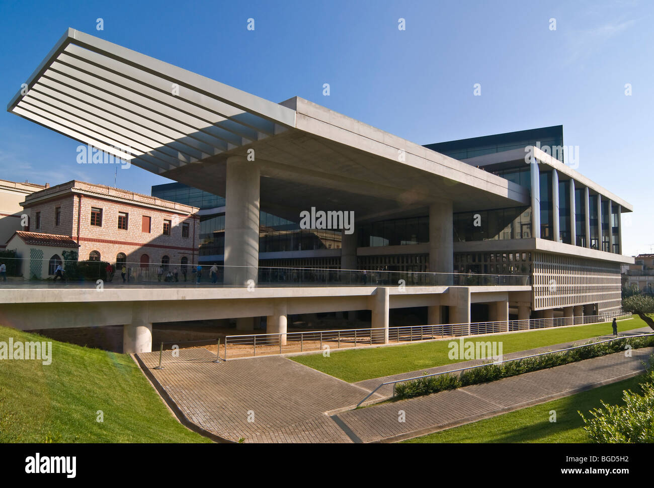 The new Acropolis Museum, designed by architect Bernard Tschumi, Athens ...