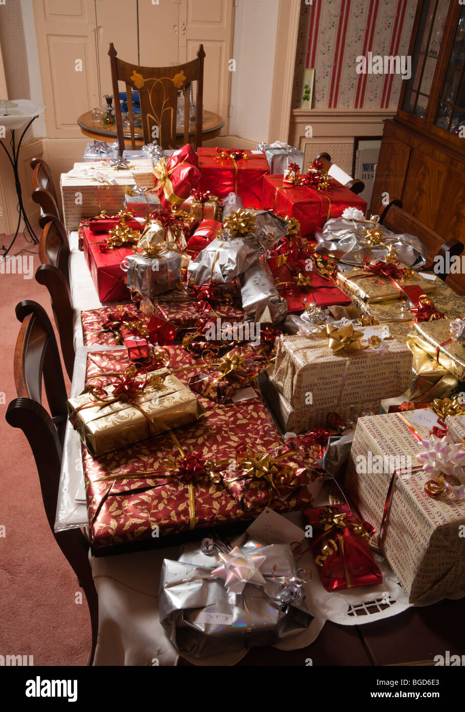 Consumer presents hi-res stock photography and images - Alamy