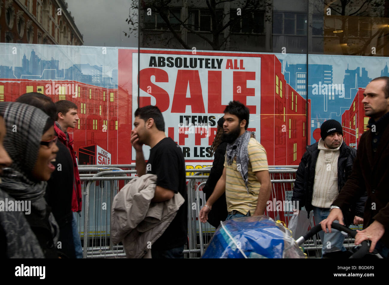 Oxford Street, London. Boxing Day sales Stock Photo - Alamy
