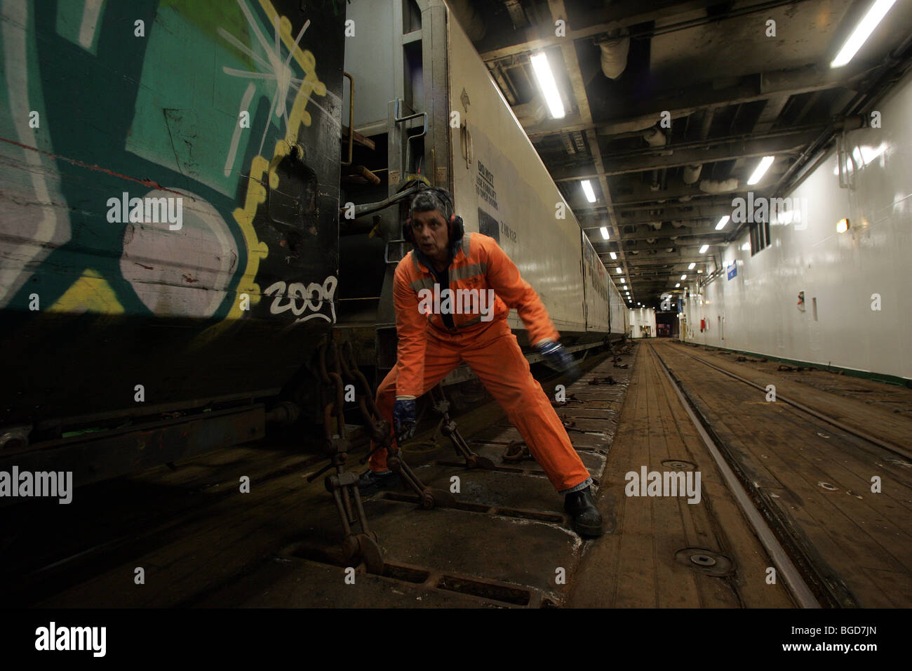 Loading rail freight on Interislander ferry Arahura, Wellington, New ...