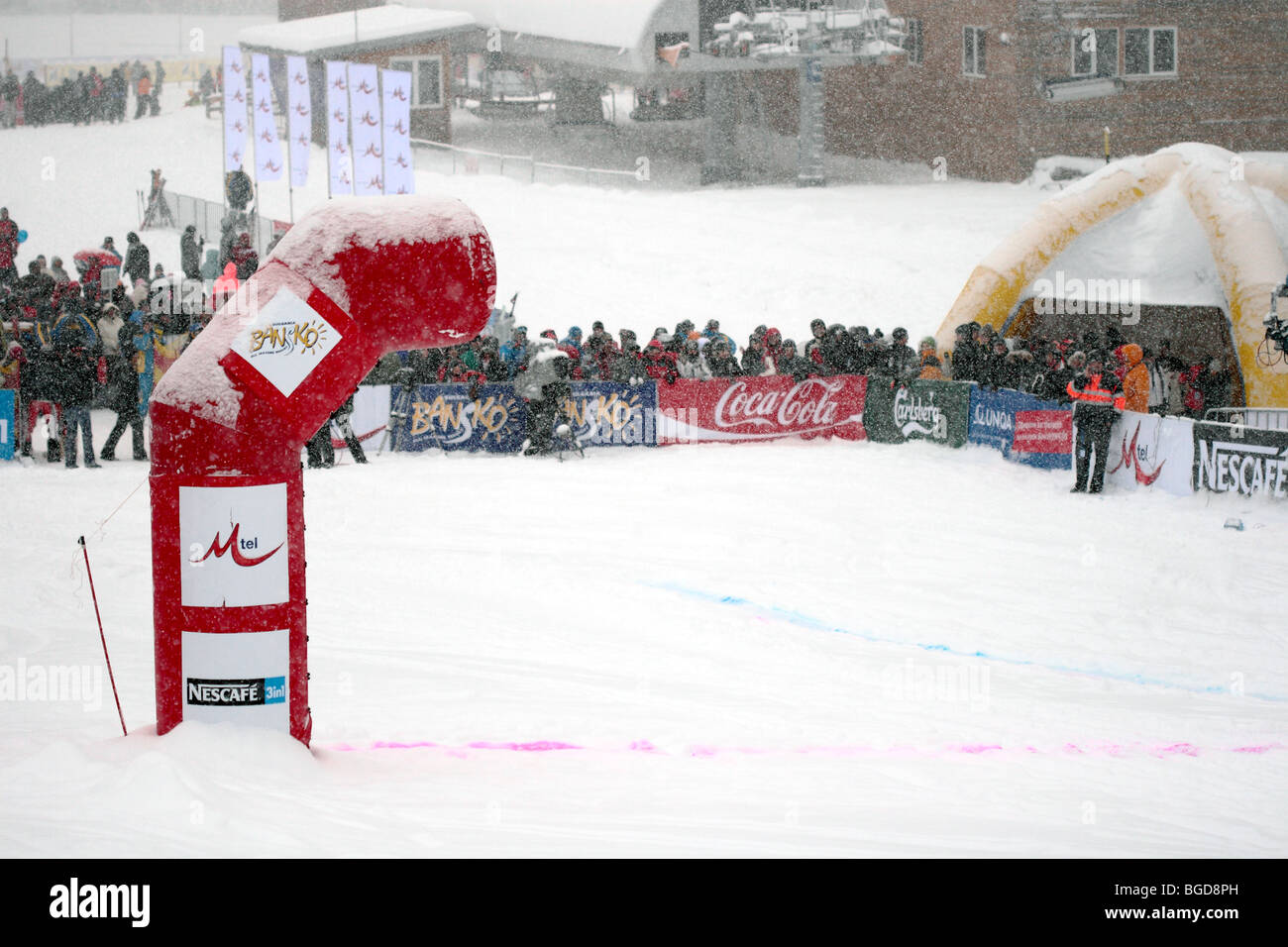 Ski race crowd hi-res stock photography and images - Alamy