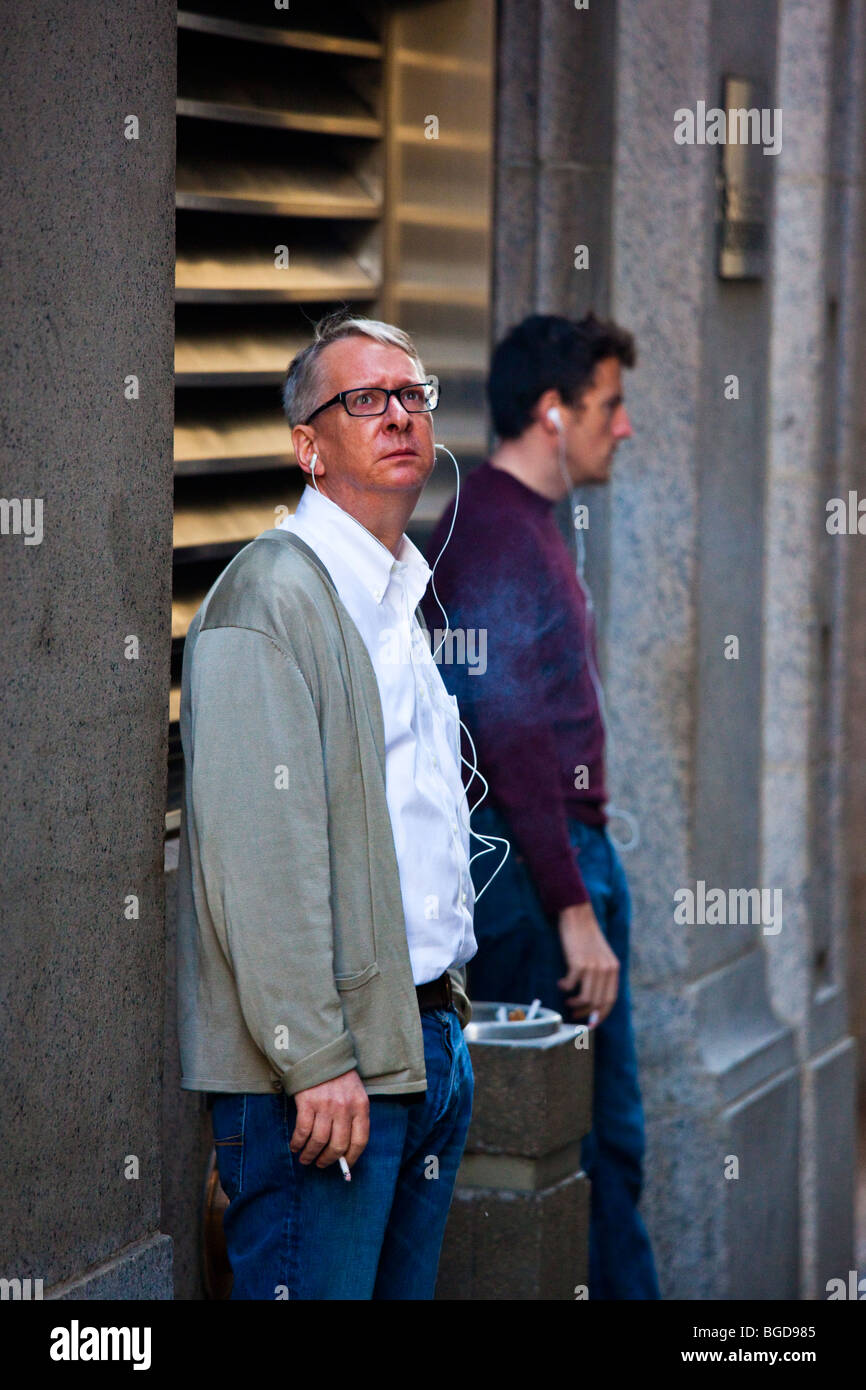 Office worker smoking outside hi-res stock photography and images - Alamy