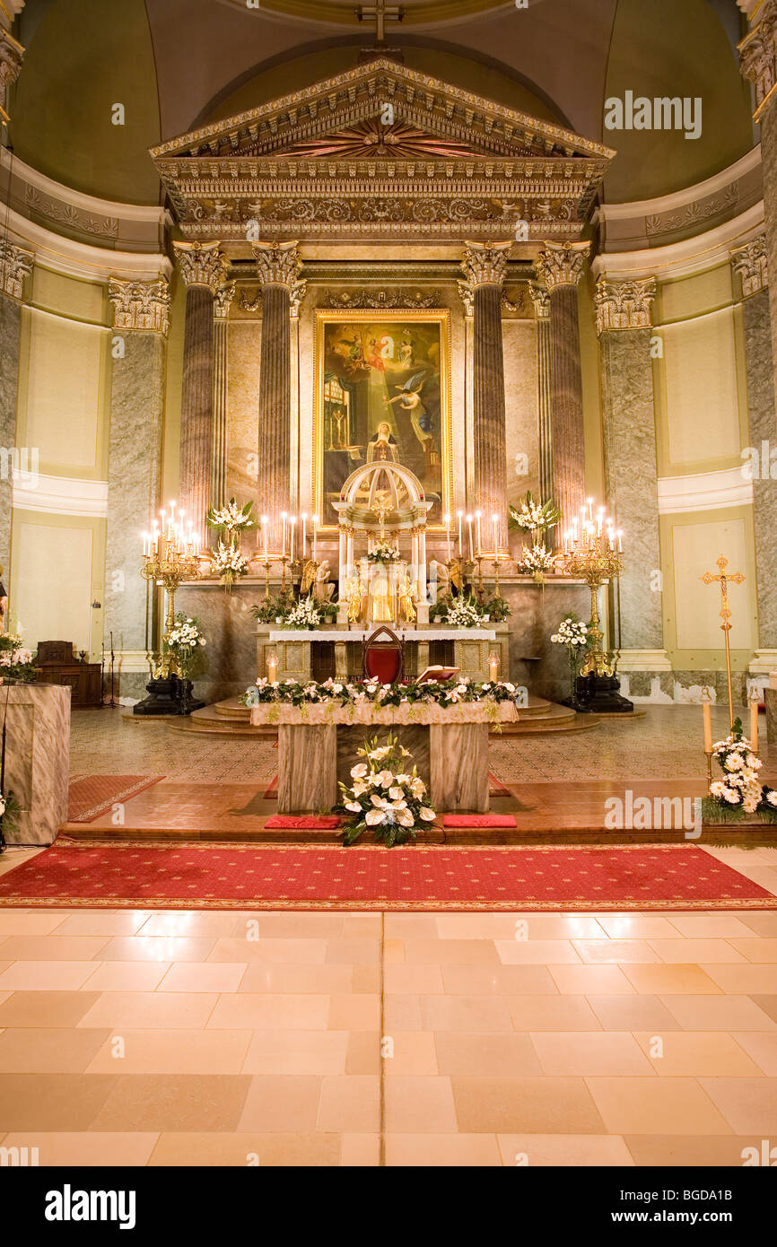 Interior of a catholic church Stock Photo - Alamy