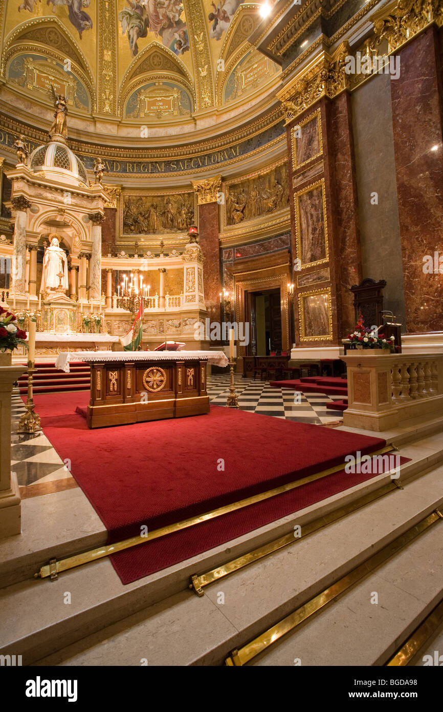 Interior of a catholic church Stock Photo - Alamy