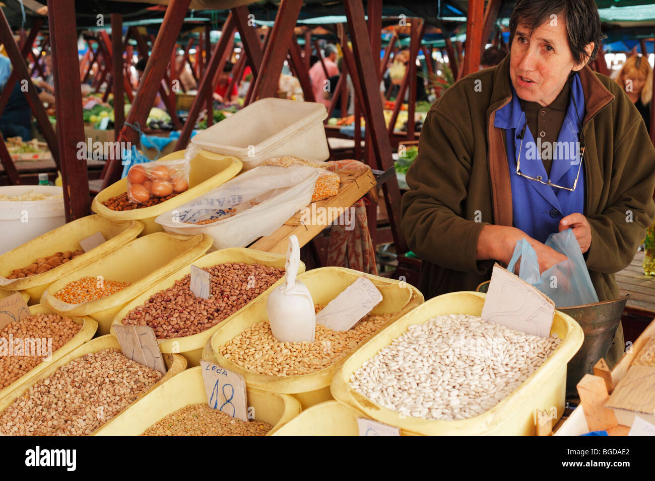 Bohnen stand hi-res stock photography and images - Alamy