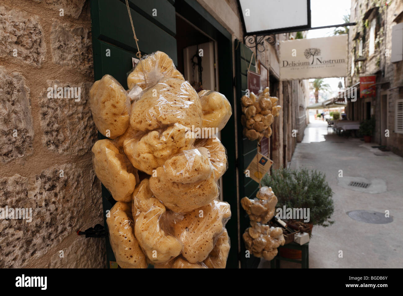 Packaged sponges hi-res stock photography and images - Alamy