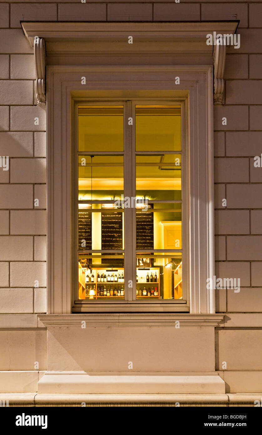 Bar window view hi-res stock photography and images - Alamy