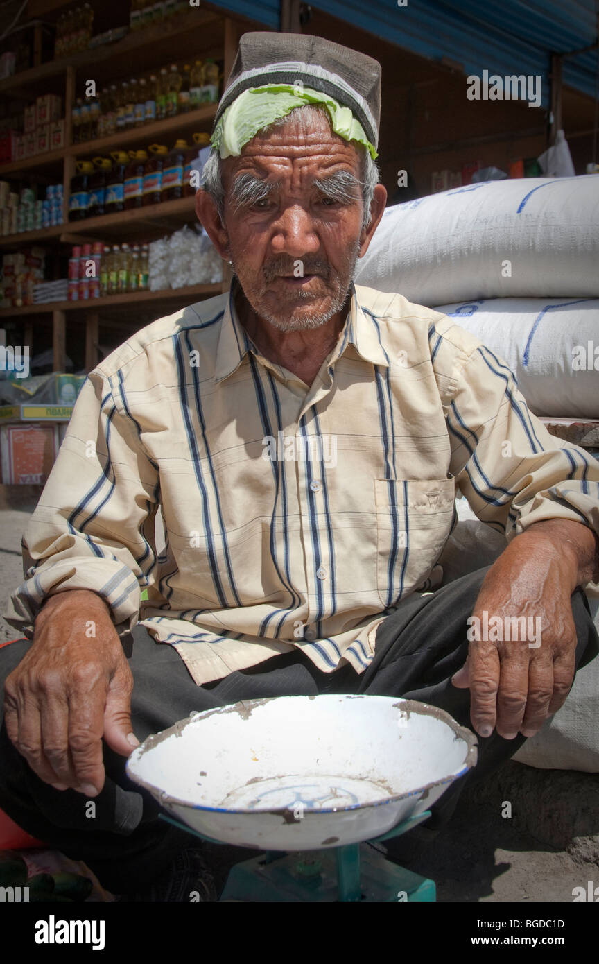 Old man kyrgyzstan hi-res stock photography and images - Alamy