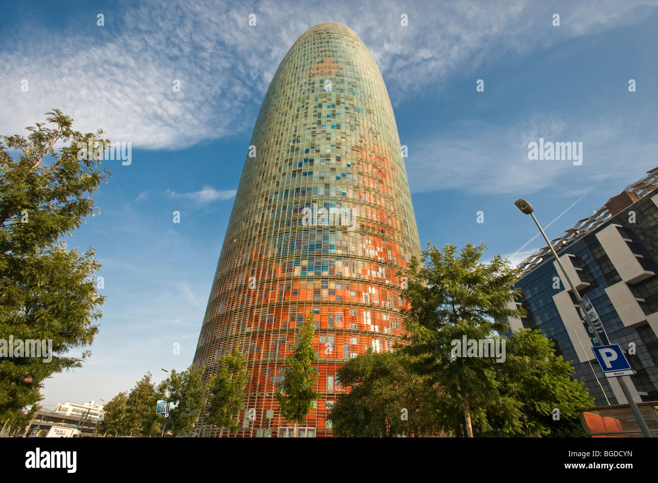 Moderne spanische architektur hi-res stock photography and images - Alamy