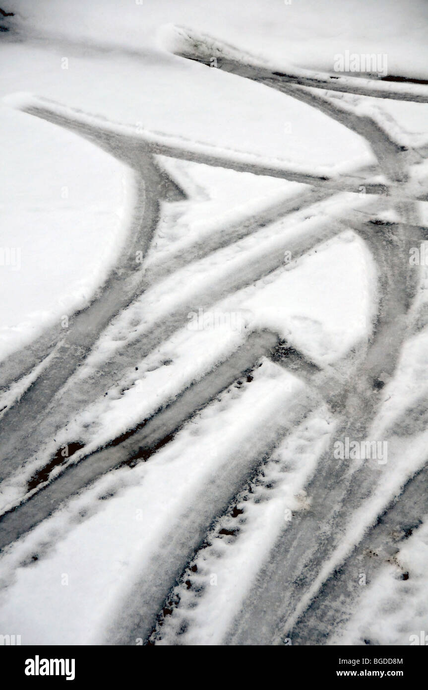 tyre tracks in snow Stock Photo - Alamy