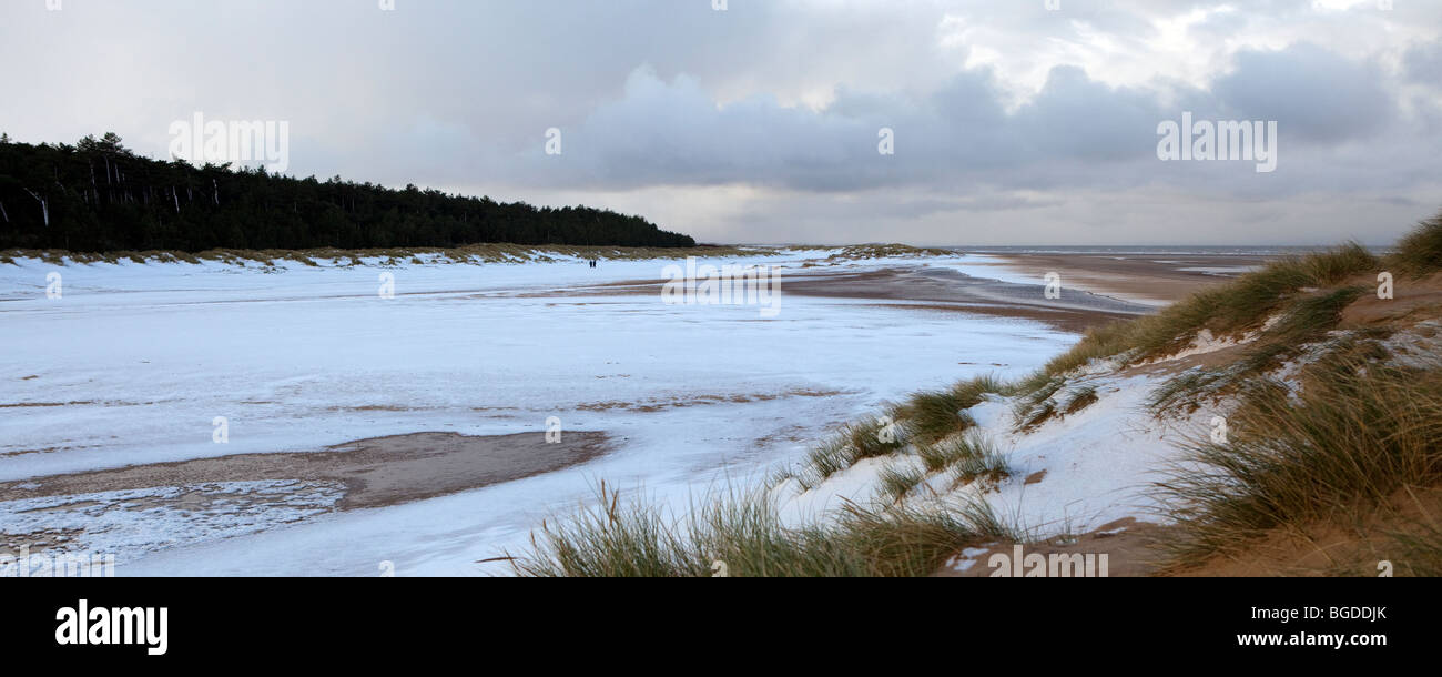 East coast snowy beach hi-res stock photography and images - Alamy