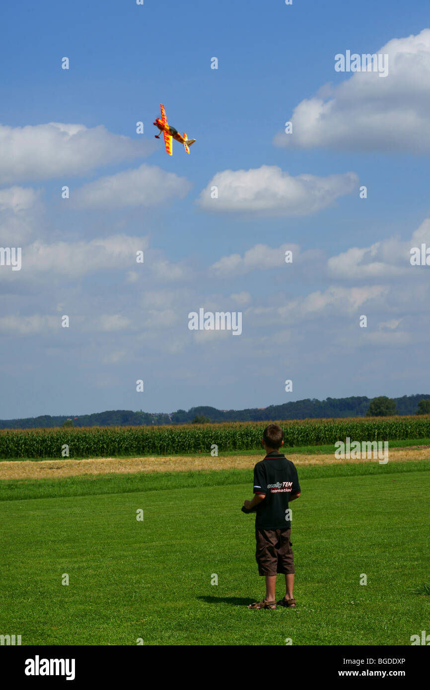 Free flight model aircraft hi-res stock photography and images - Alamy