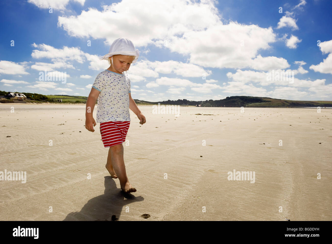 Brittany walking beach hi-res stock photography and images - Alamy