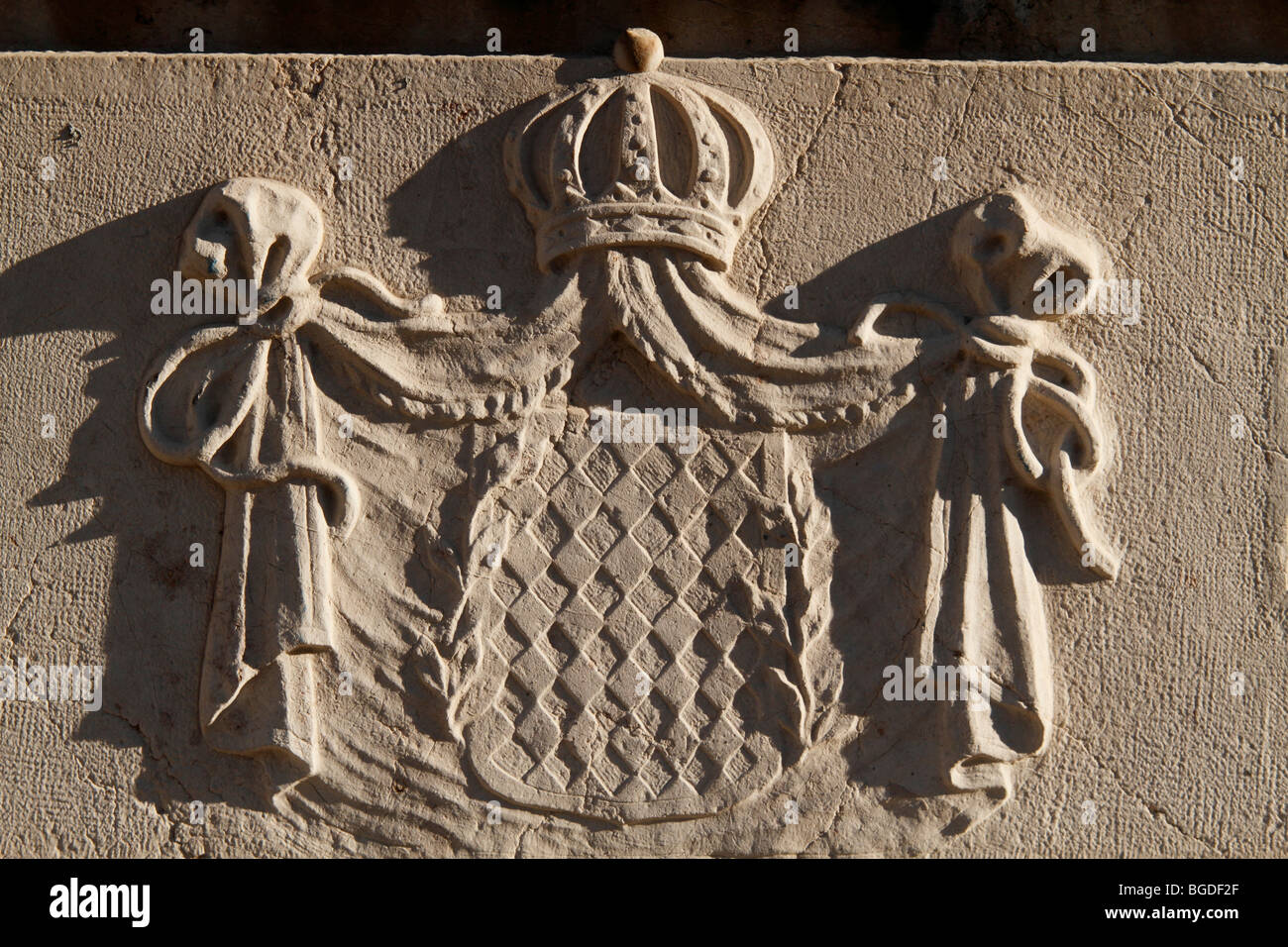 Family emblem hi-res stock photography and images - Alamy