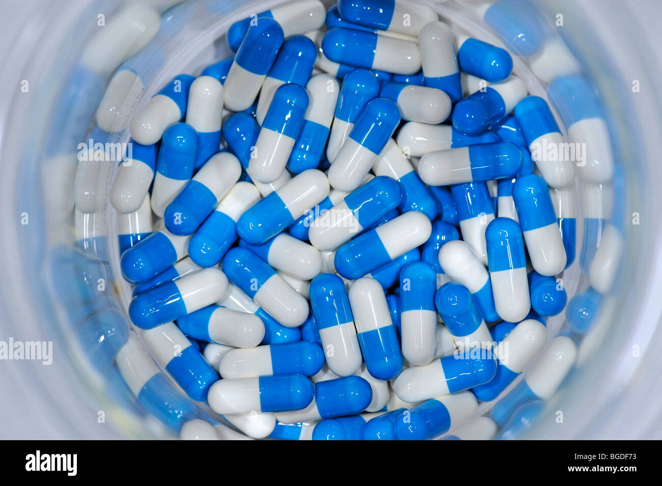 Pills and tablets Stock Photo - Alamy