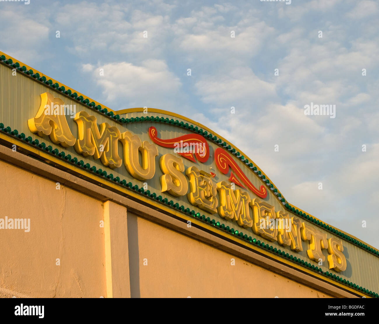 Amusements sign hi-res stock photography and images - Alamy