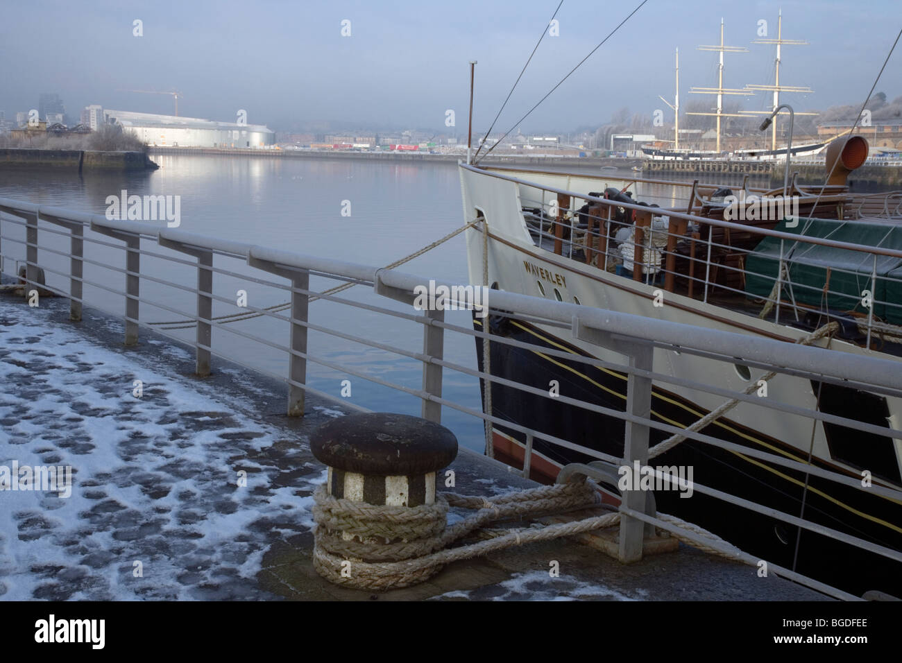 boats and a shipyard on the clyde river in glasgow scotland Stock Photo ...