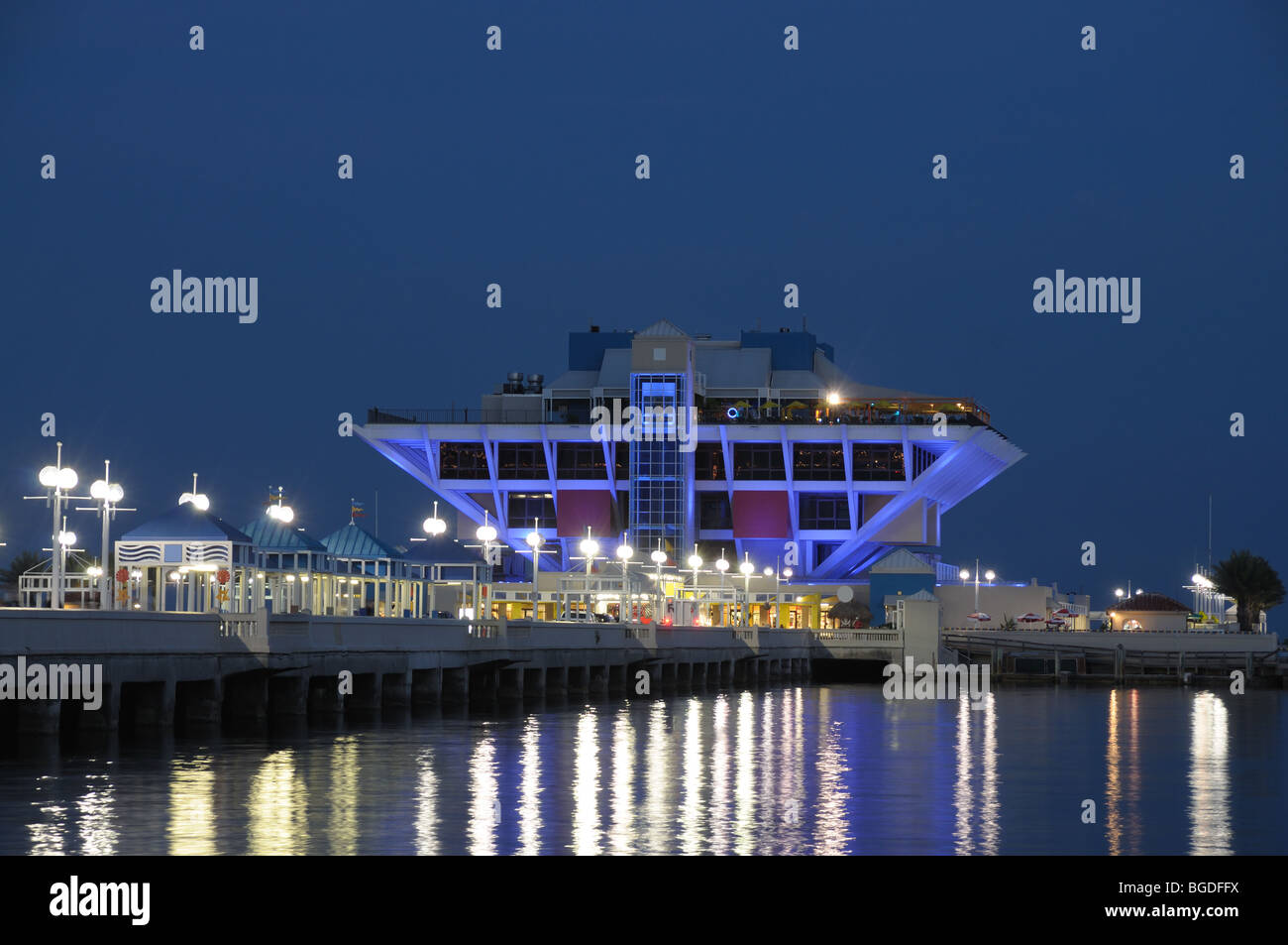 Pier st petersburg florida hi-res stock photography and images - Alamy