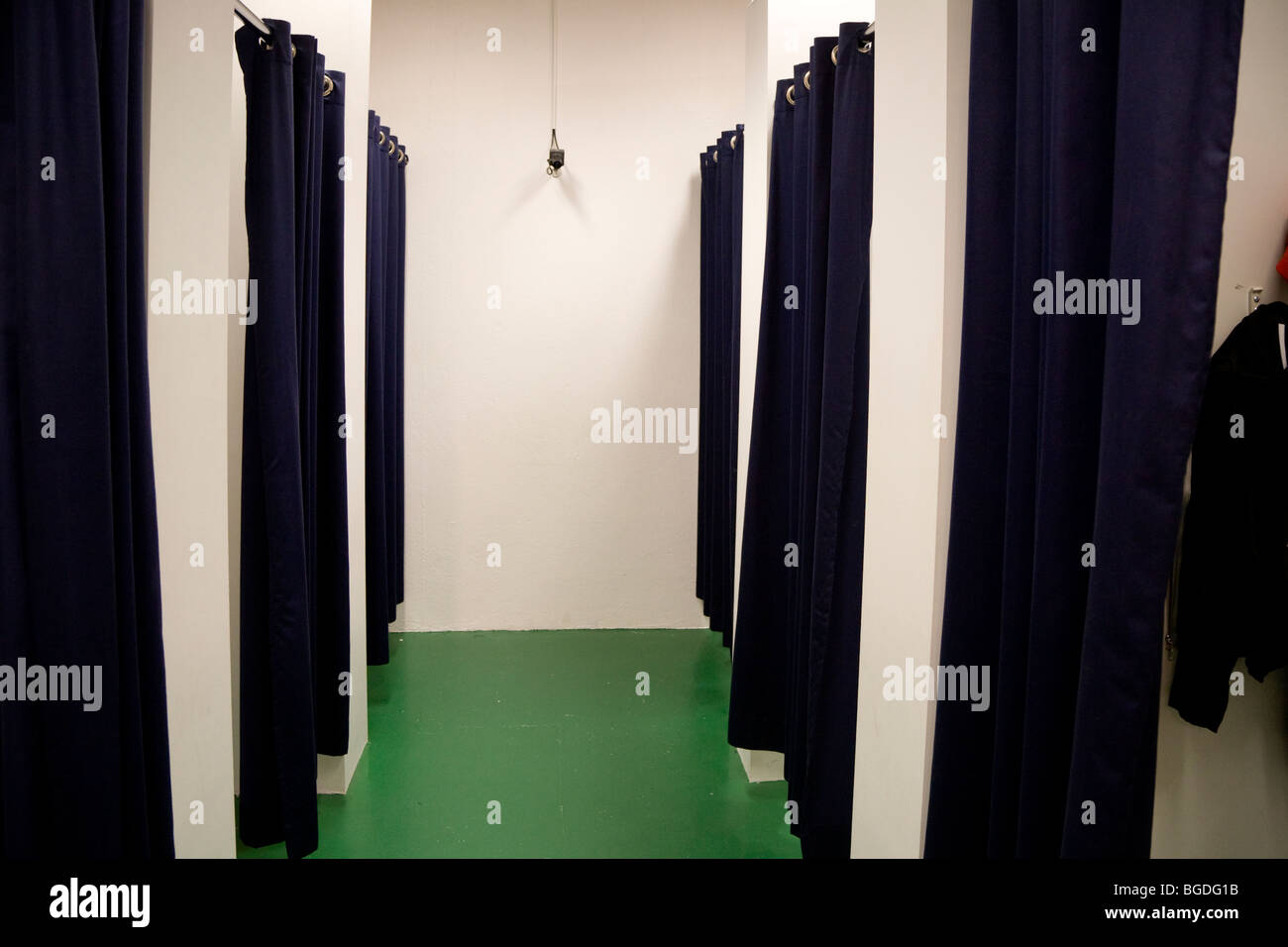Changing room department store hi-res stock photography and images - Alamy