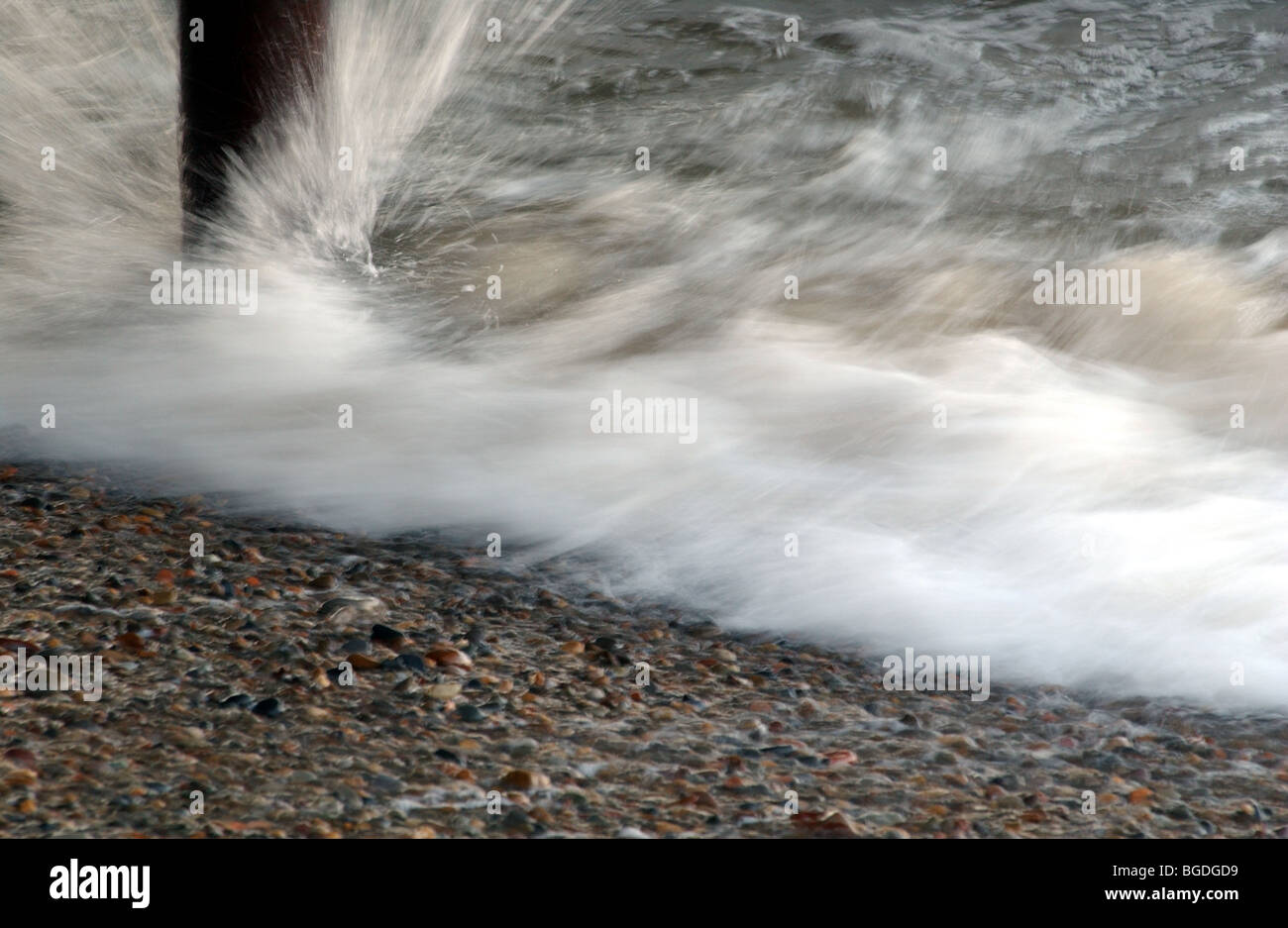 Splash high speed shutter hi-res stock photography and images - Alamy