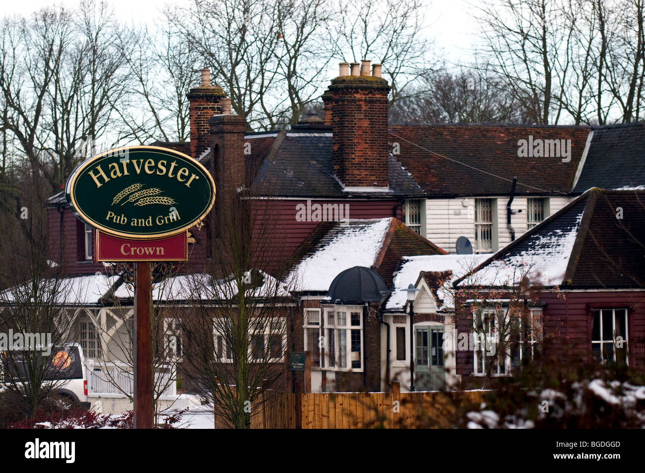 Harvester pub hi-res stock photography and images - Alamy