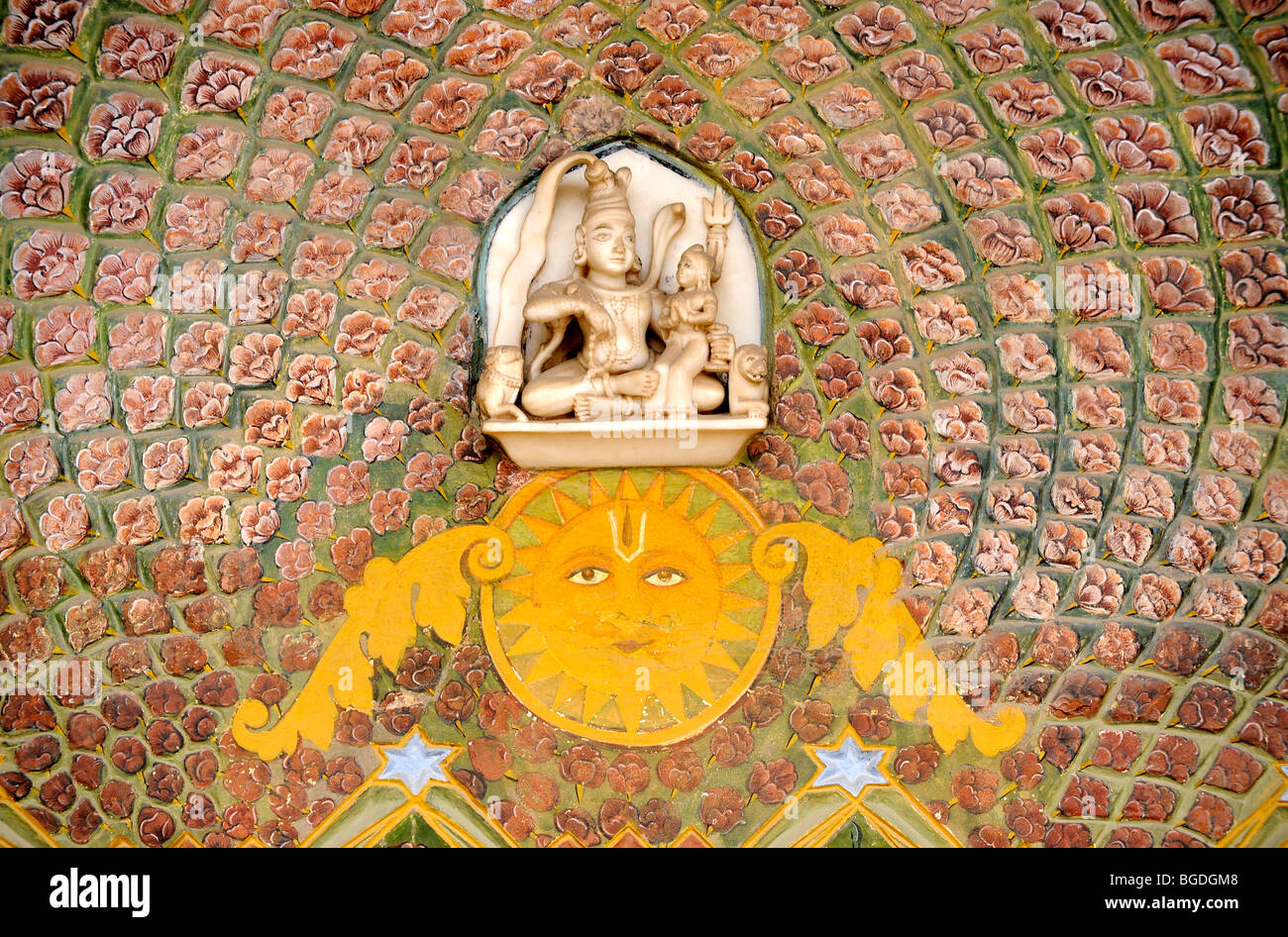Detail, sun symbol and Shiva sculpture, City Palace, Jaipur, Rajasthan ...