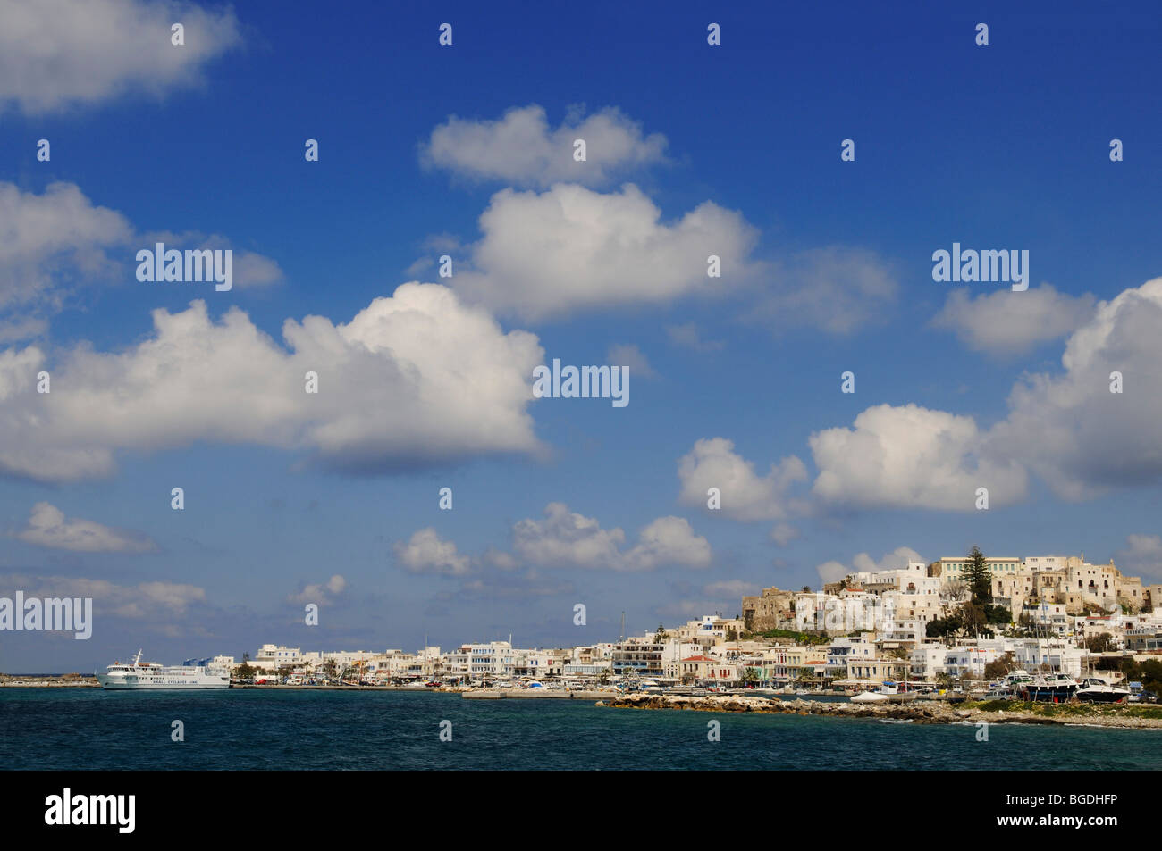 Port and old town quarter Castro, Naxos, Cyclades, Greece, Europe Stock ...
