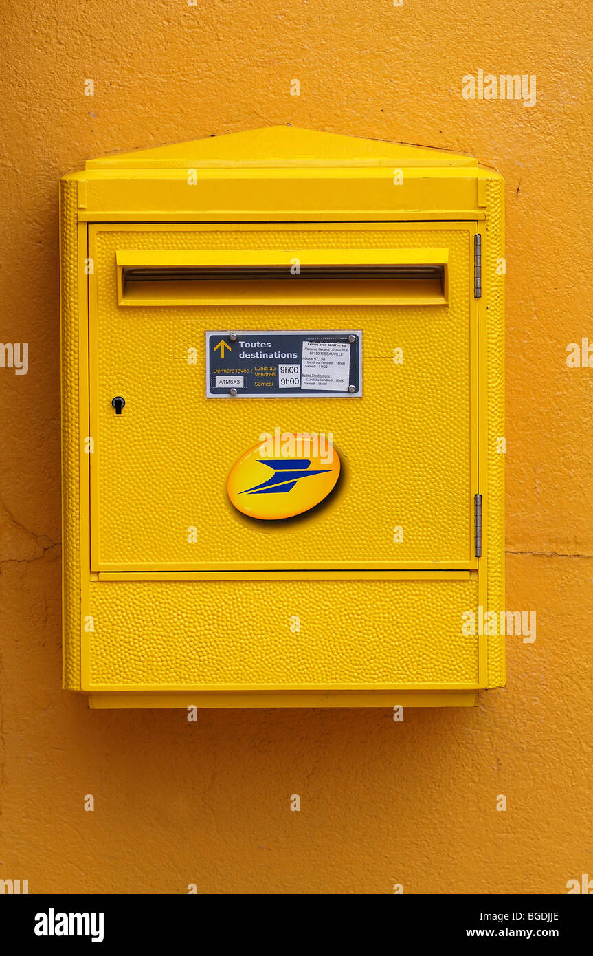 Einzelne mailbox hi-res stock photography and images - Alamy