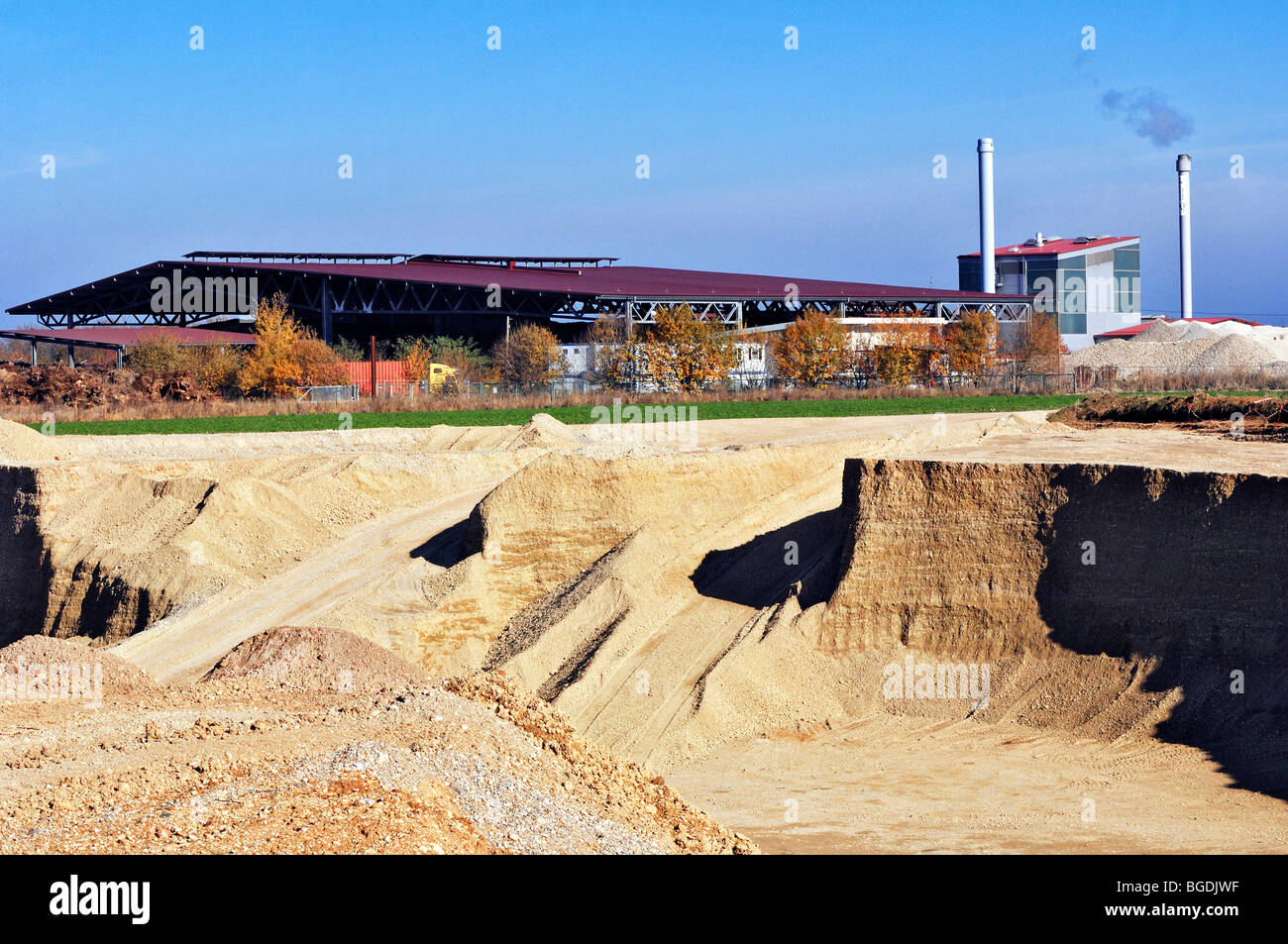 Smoking pit hi-res stock photography and images - Alamy