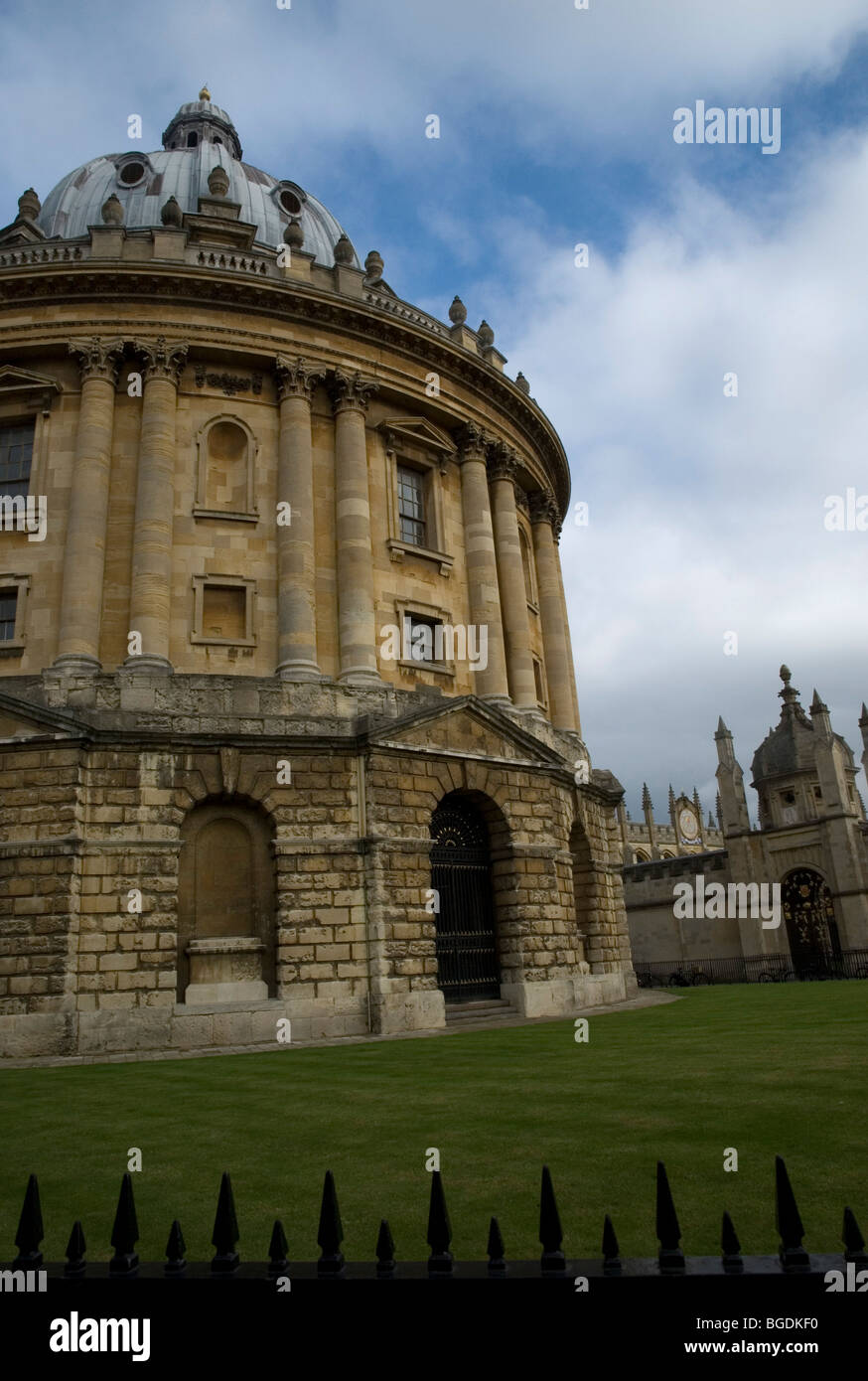 Viewpoint of radcliffe camera building hi-res stock photography and ...