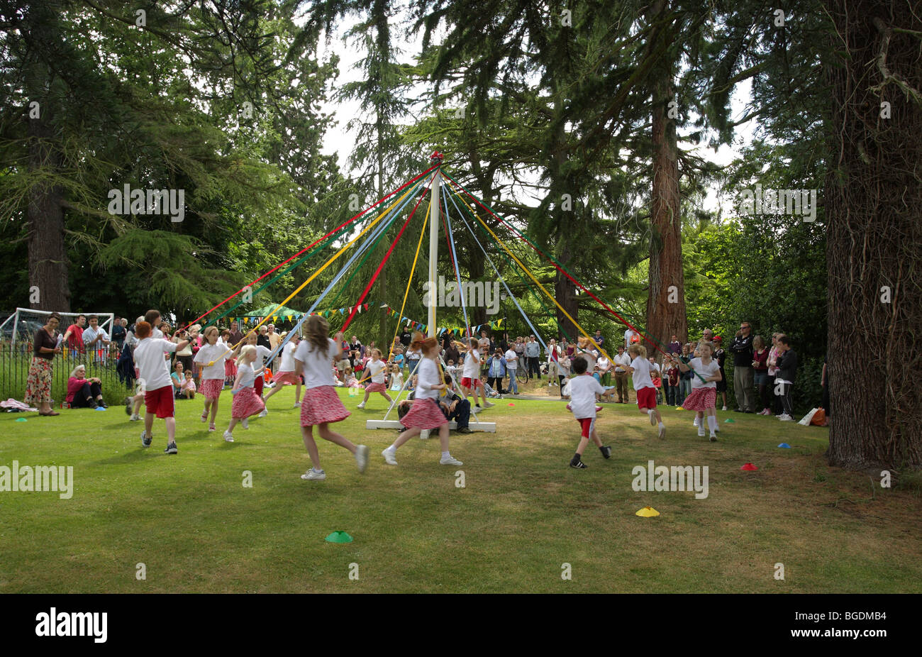May pole dance hi-res stock photography and images - Alamy