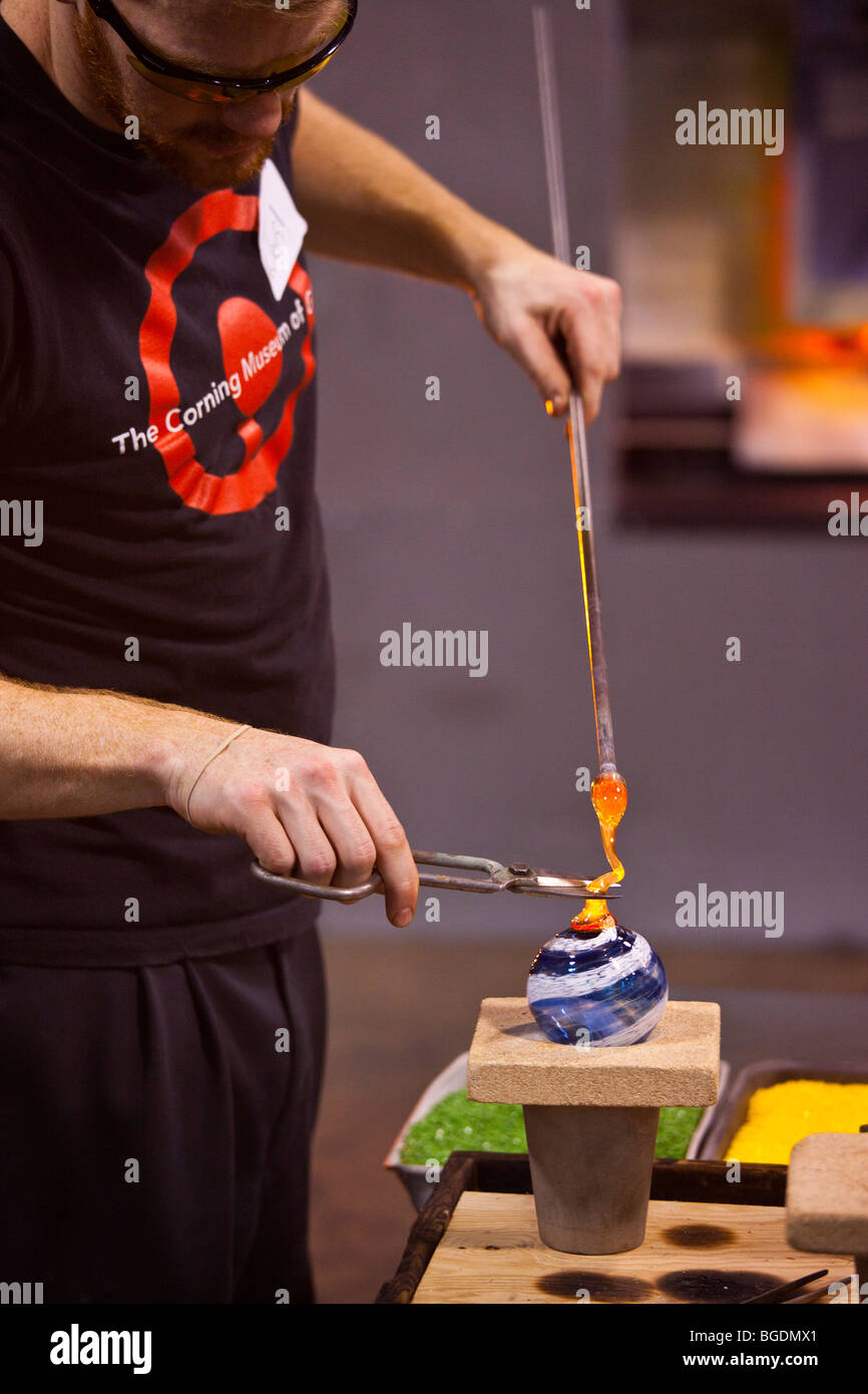 Glass blowing corning hi-res stock photography and images - Alamy