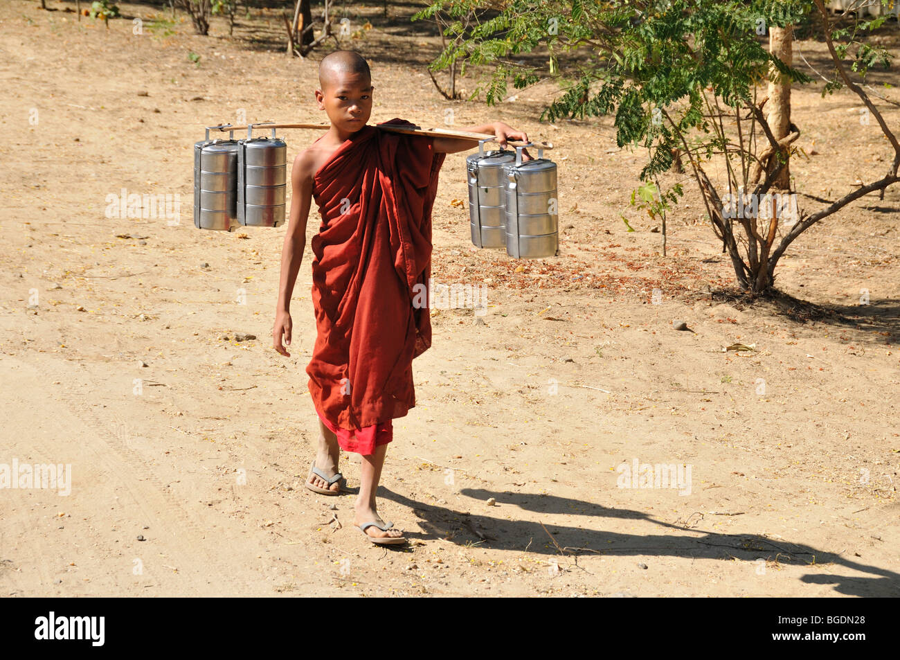 Myanmar burma bagan young hi-res stock photography and images - Alamy