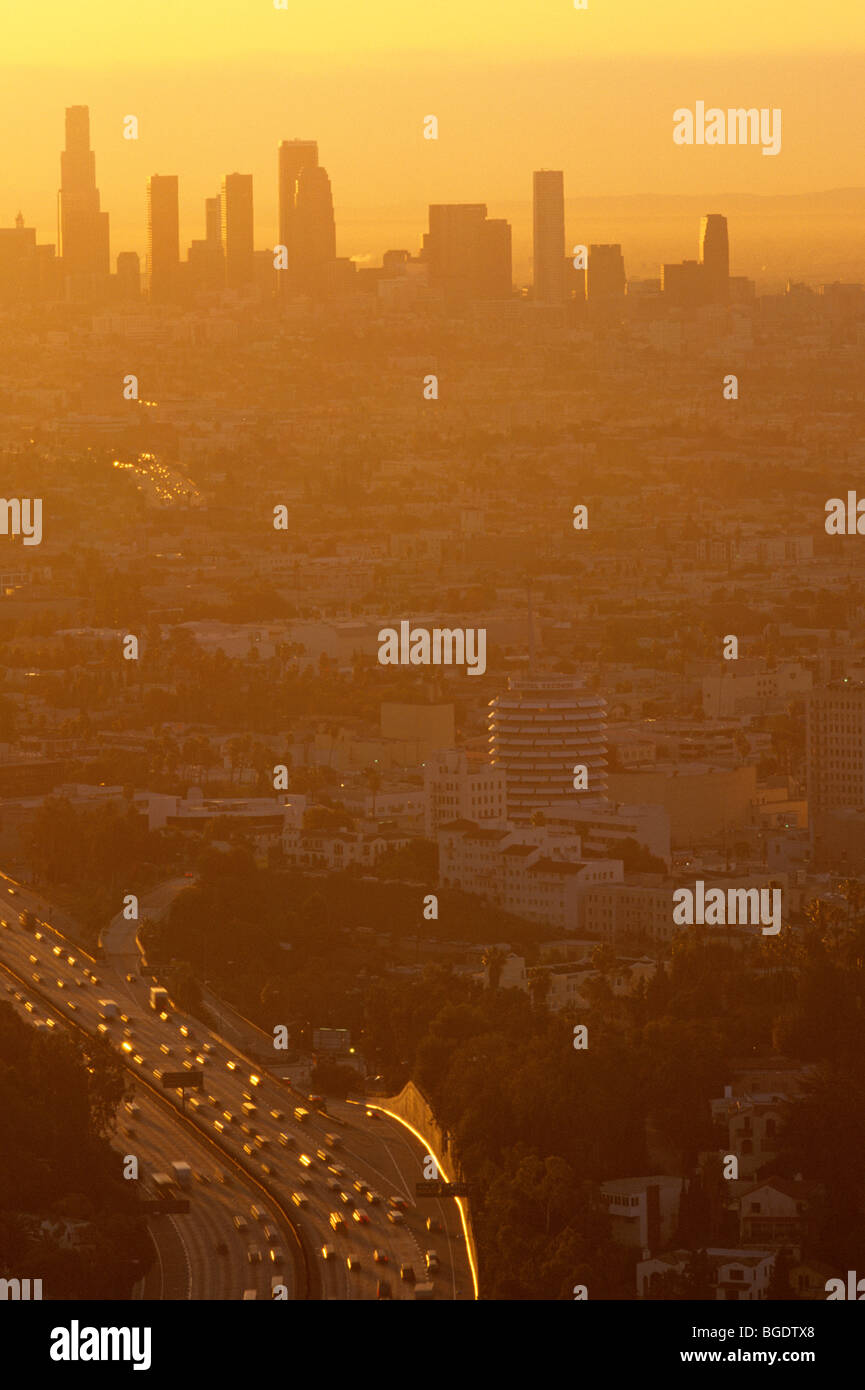 Los angeles skyline in smog hi-res stock photography and images - Alamy