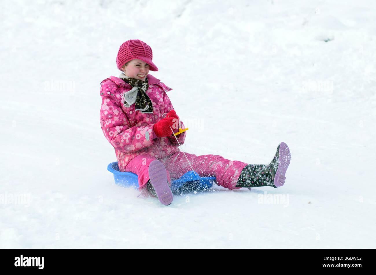 Children sledging snow scotland hi-res stock photography and images - Alamy