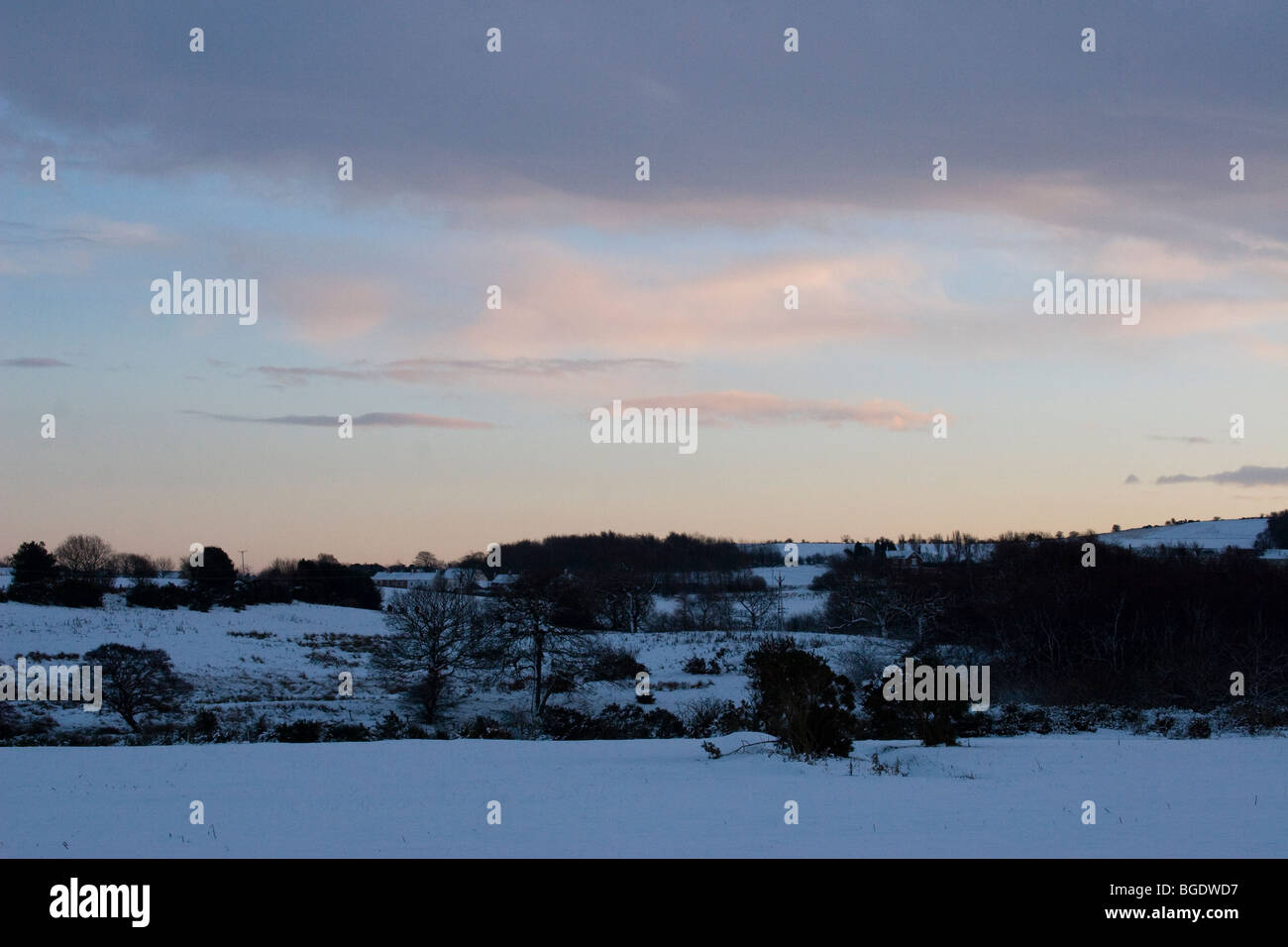 Sky grey snow hi-res stock photography and images - Alamy