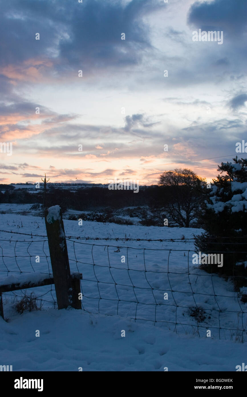 Pink and grey sunset hi-res stock photography and images - Alamy