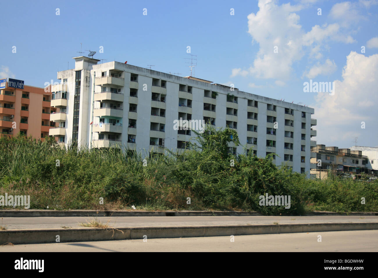 Apartment block in the suburbs of Bangkok, Thailand Stock Photo - Alamy