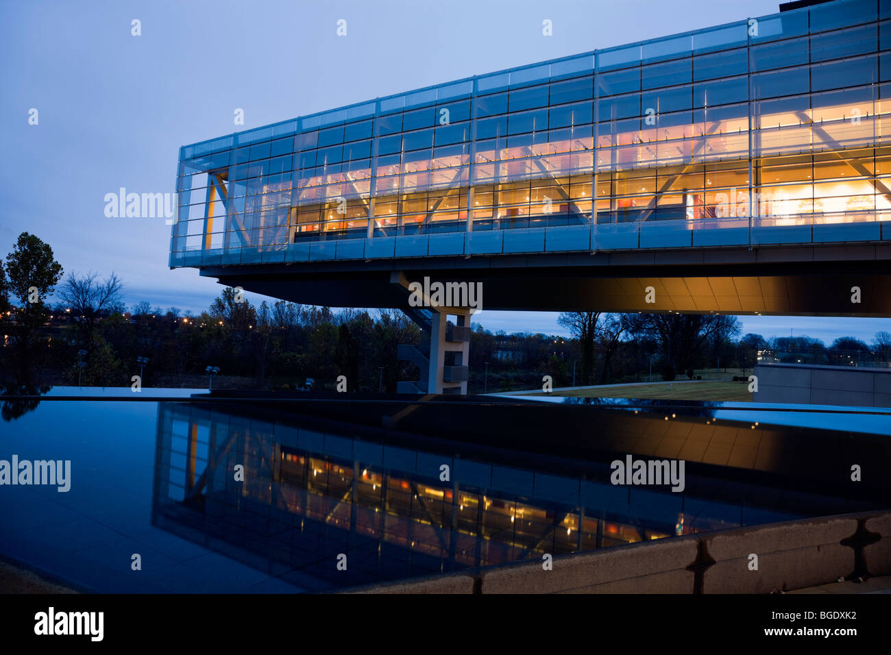 William j. clinton presidential library hi-res stock photography and ...