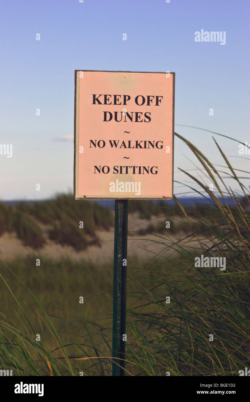 keep off dunes sign Stock Photo - Alamy